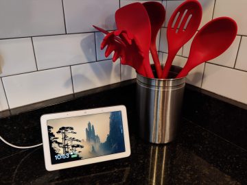 Google Photos Digital Frames - 6 Picture Frames That Work With Google ...